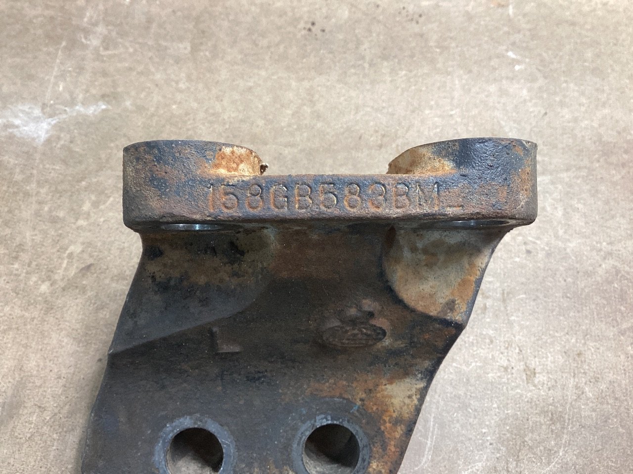 158GB583BM | Mack E7 Engine Mount for Sale