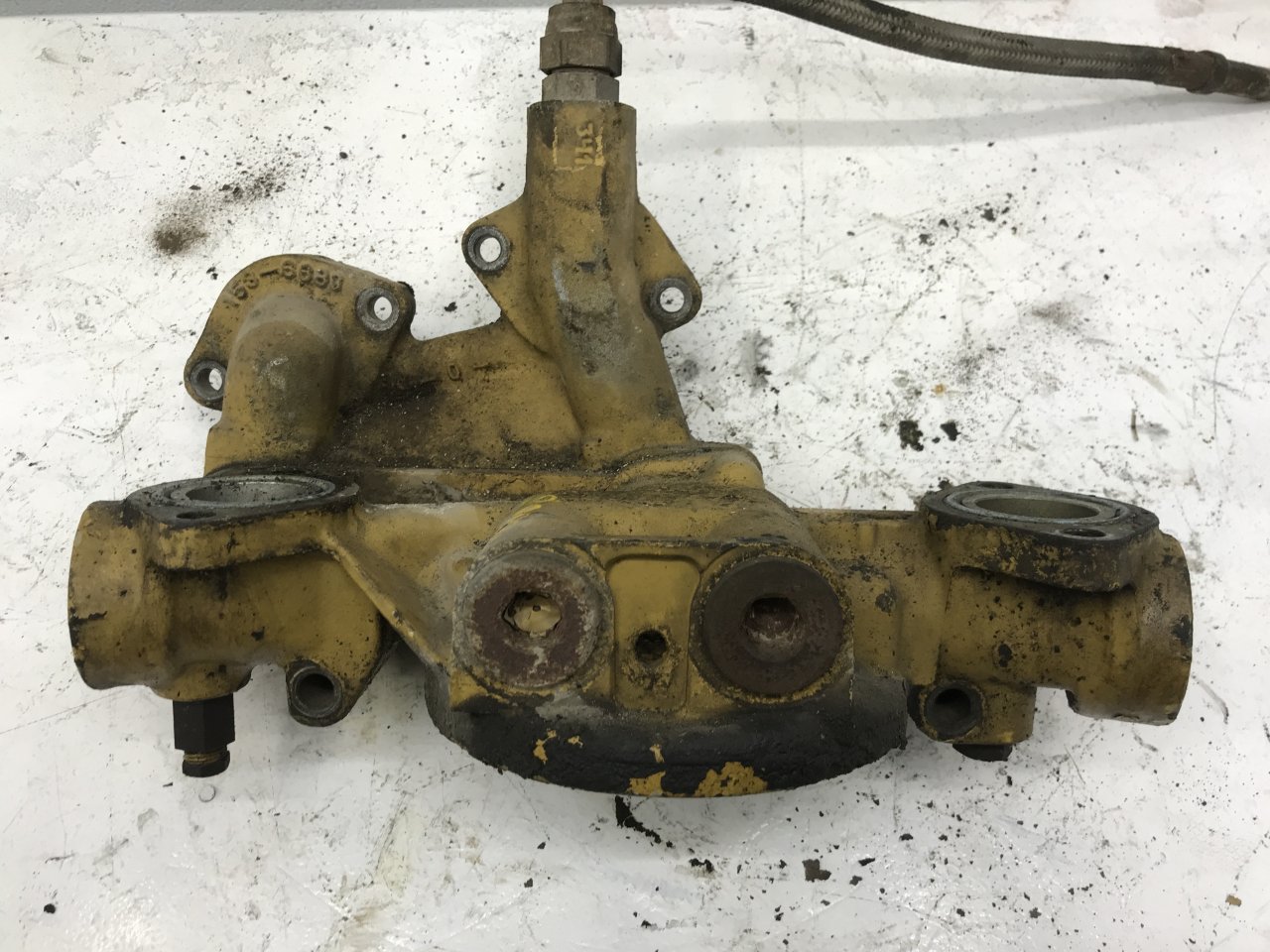 CAT C15 Engine Oil Filter Base for Sale