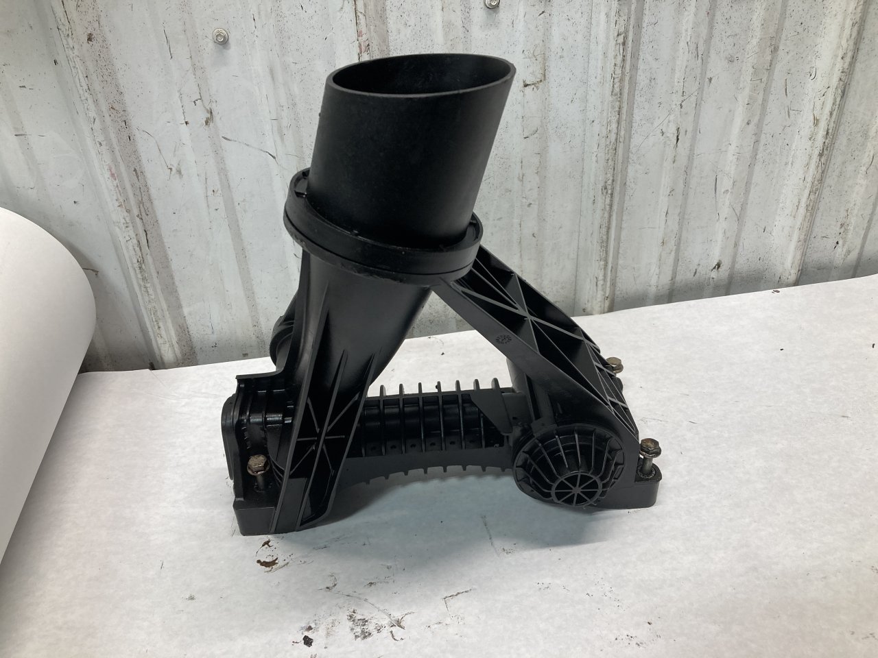 A4721805951 | Detroit DD15 Oil Pickup Tube for Sale