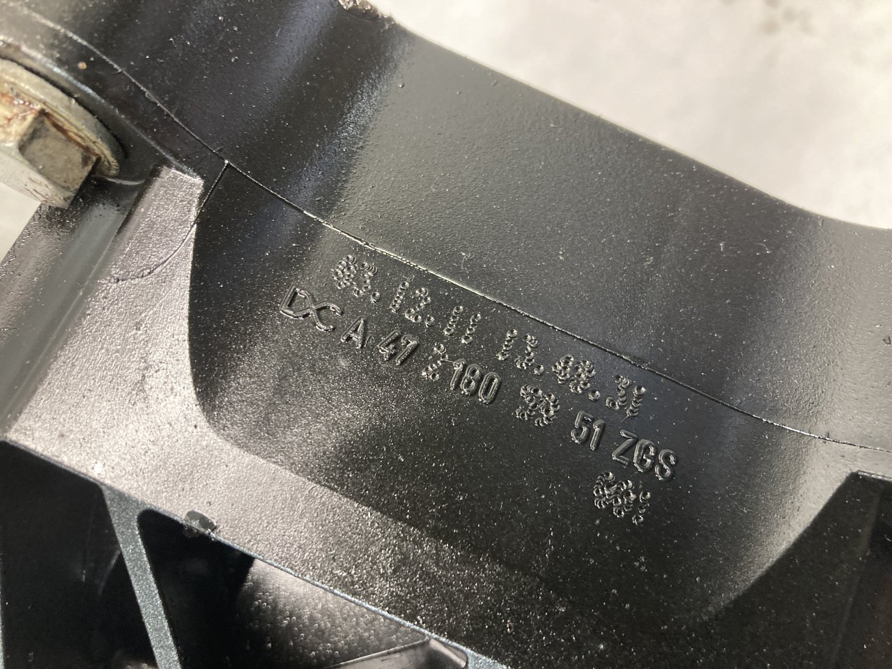 A4721805951 | Detroit DD15 Oil Pickup Tube for Sale