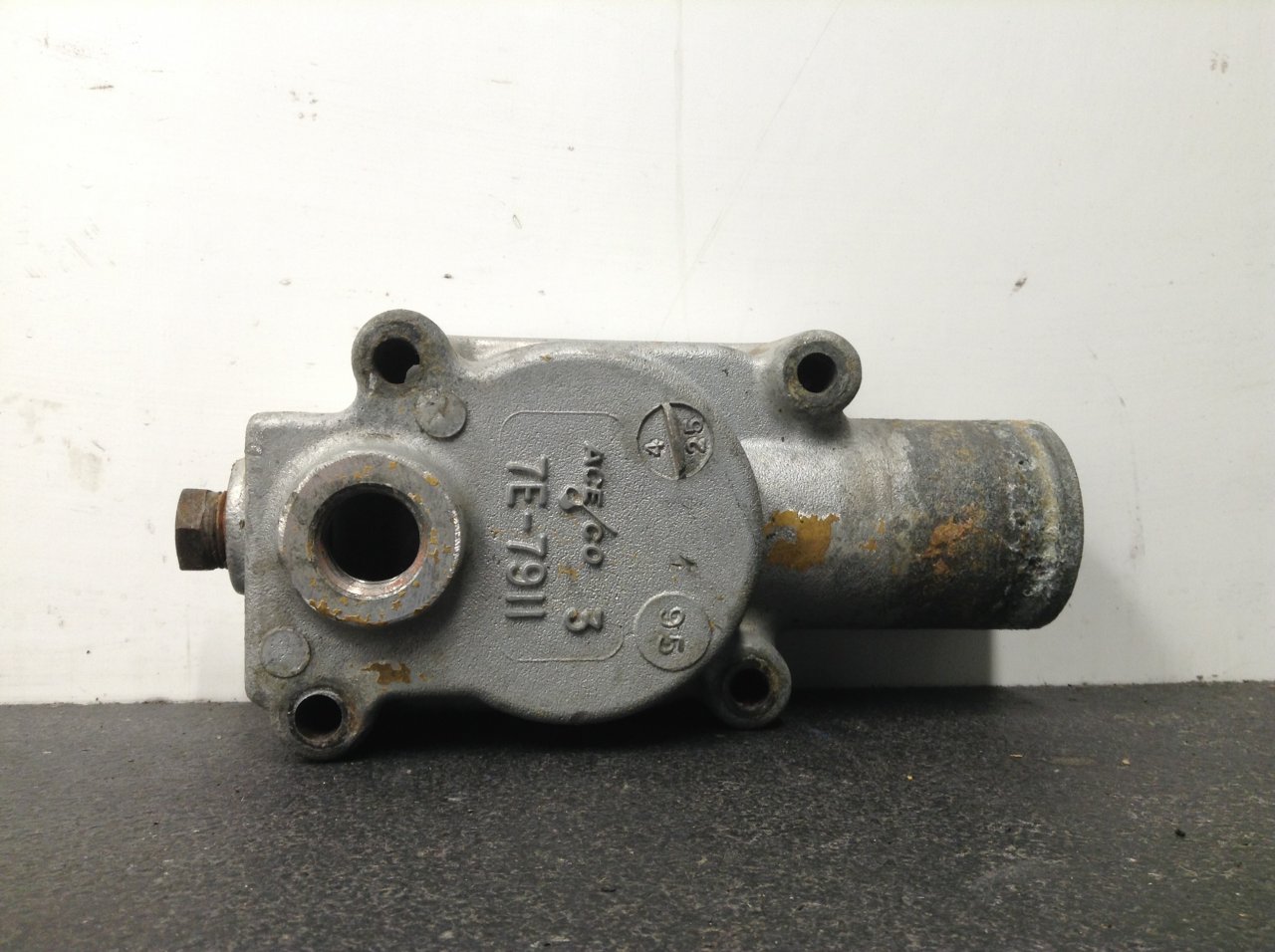 7E-7911 | CAT 3176 Engine Thermostat Housing for Sale