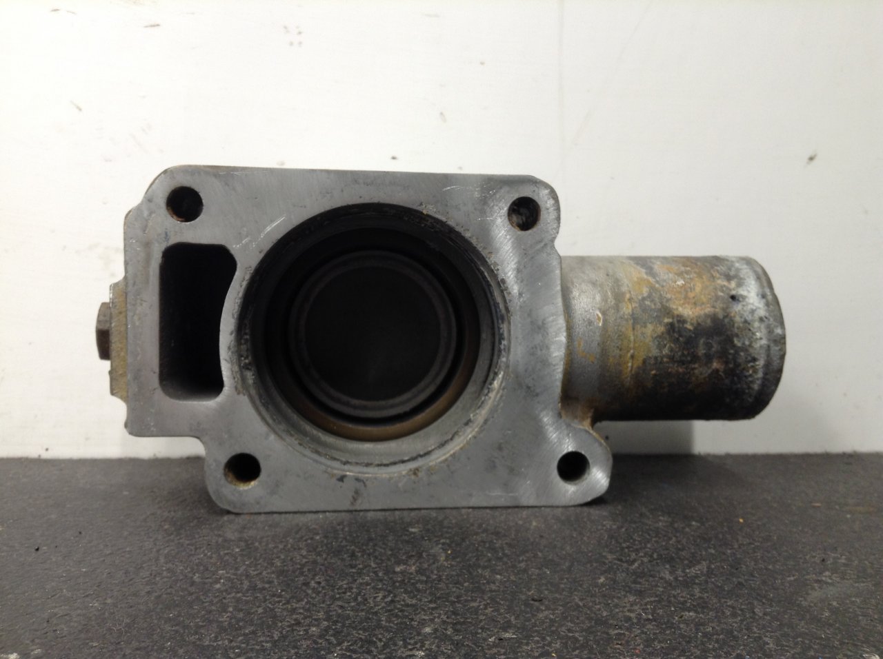 7E-7911 | CAT 3176 Engine Thermostat Housing for Sale