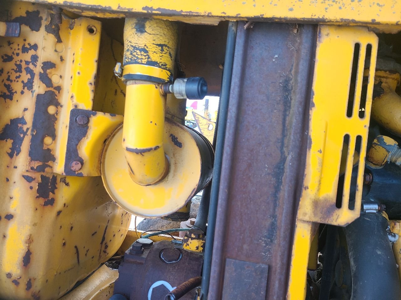 AL28179 | John Deere 310 Air Cleaner for Sale