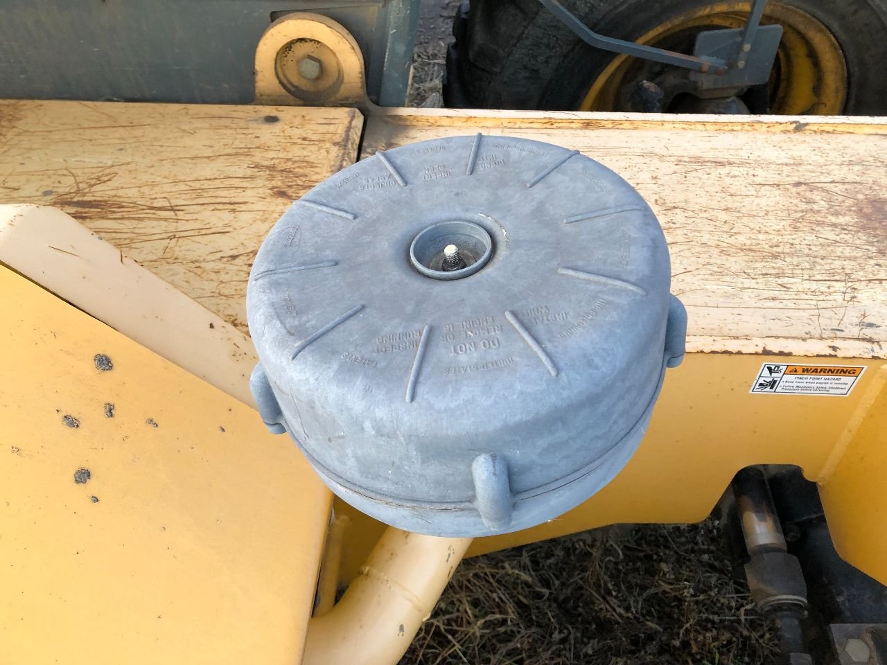 101926 | Gehl DL10H55 Air Cleaner for Sale