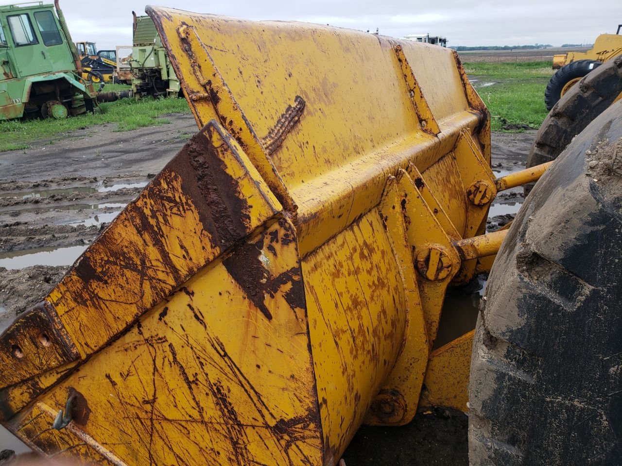 Clark 175A Attachments, Wheel Loader for Sale