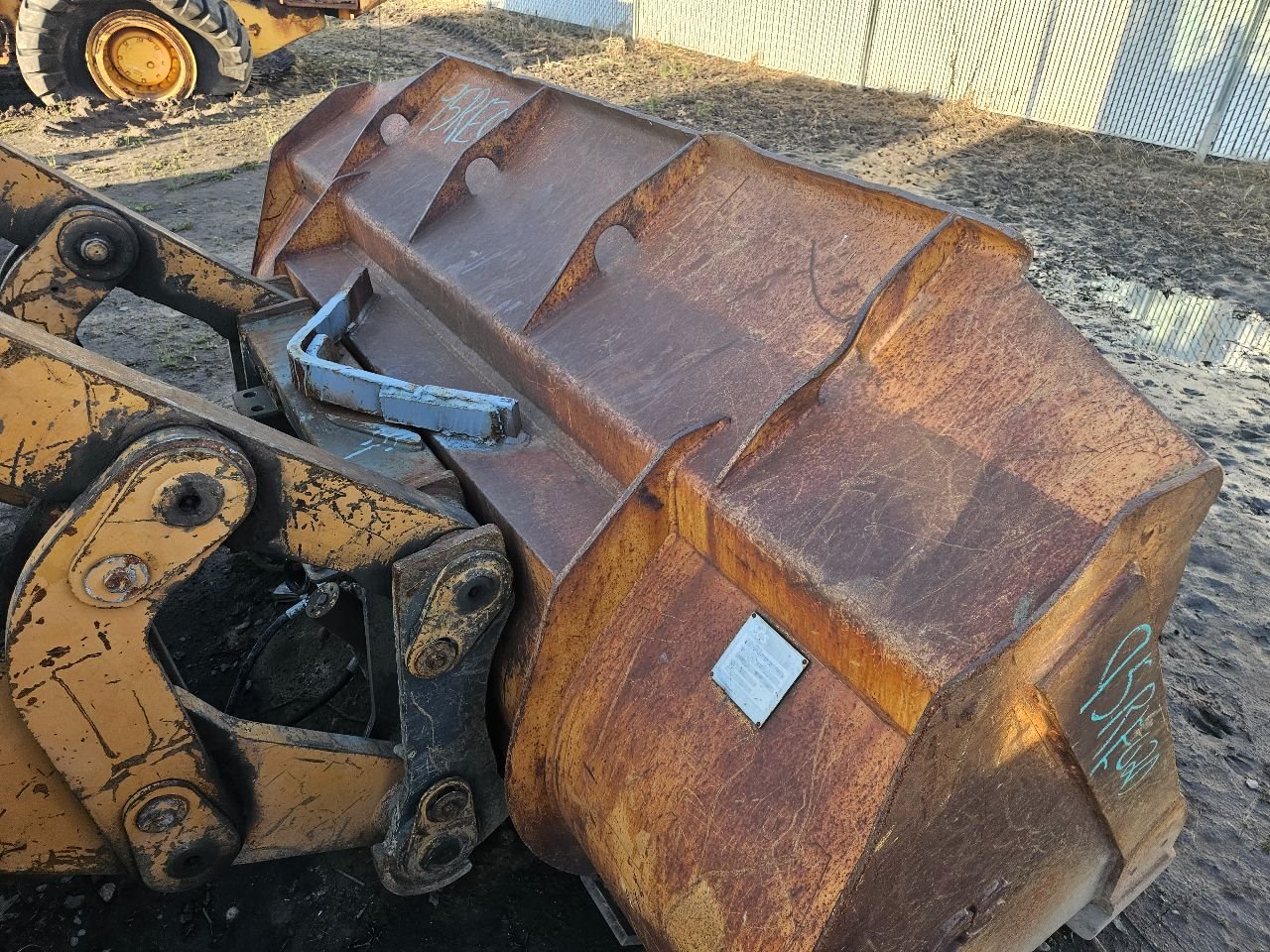 L127460 | Case 721B Attachments, Wheel Loader for Sale