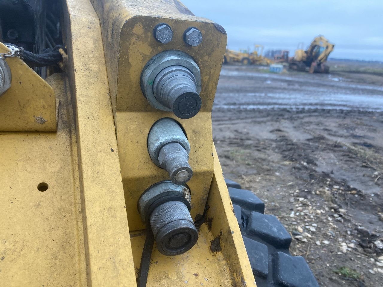 CAT 262D3 Equip Auxiliary Coupler for Sale