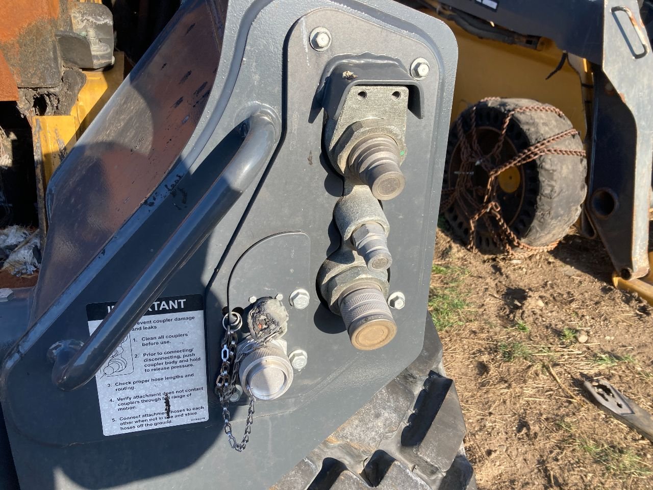 AT405633 | John Deere 330G Equip Auxiliary Coupler for Sale