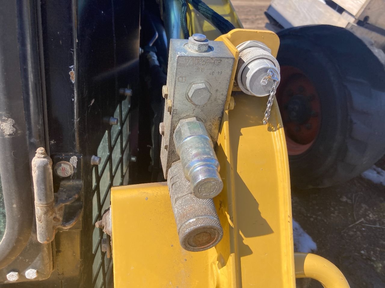 0304-876 | ASV RT40 Equip Auxiliary Coupler for Sale