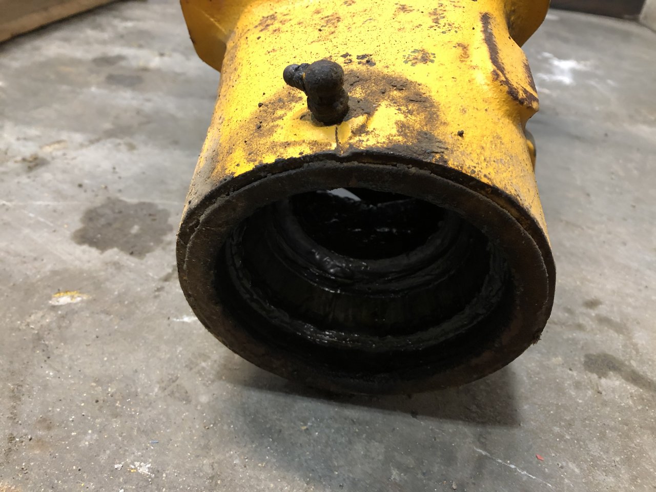 AT40757 | John Deere 310 Axle Assembly for Sale