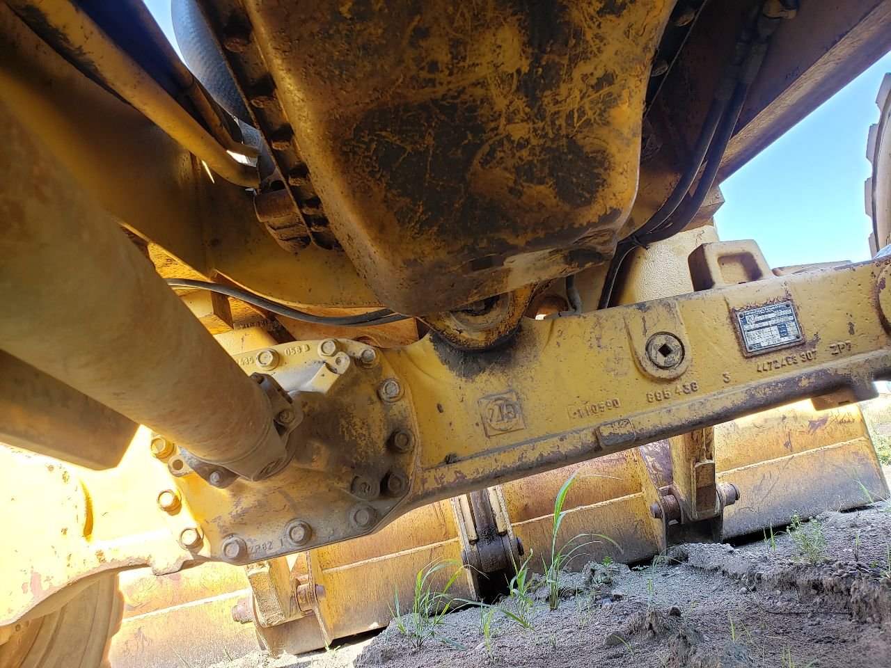 AT107741 | John Deere 310D Axle Assembly for Sale