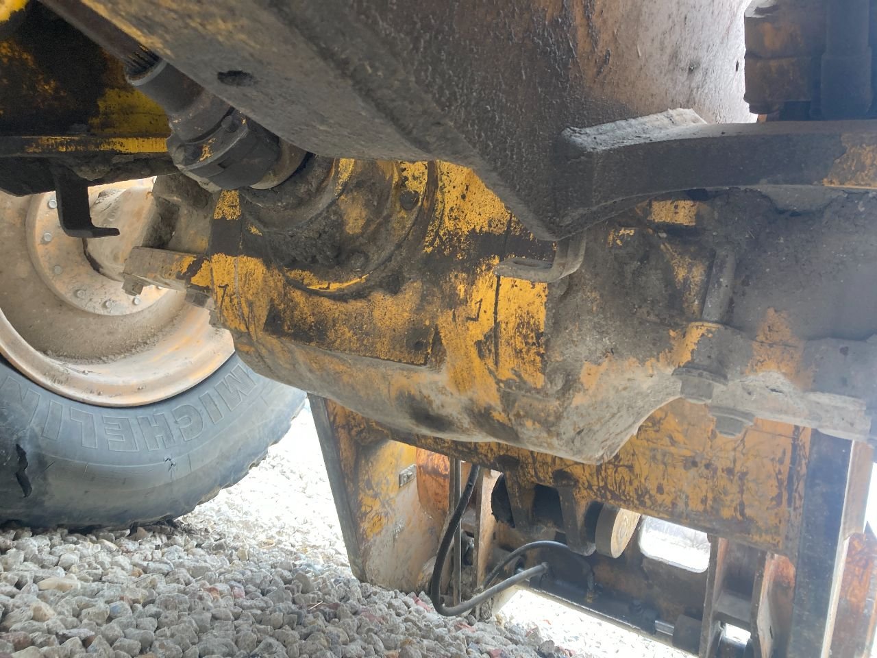 AR103757 | John Deere 644C Axle Assembly for Sale