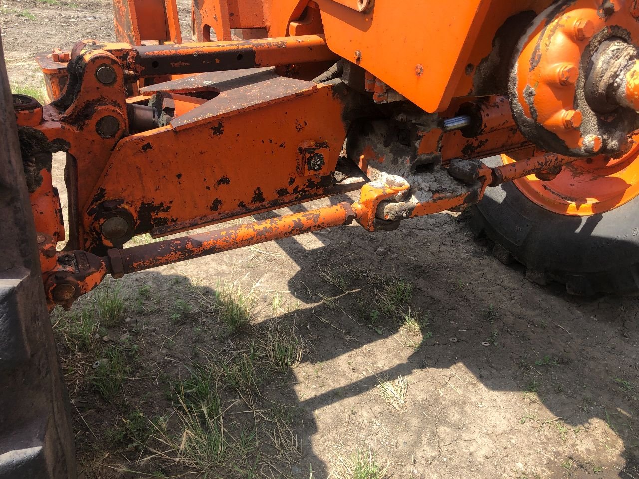 AT40973 | John Deere 670A Axle Assembly for Sale