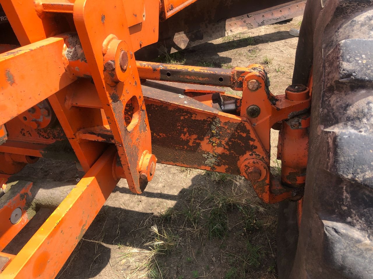 AT40973 | John Deere 670A Axle Assembly for Sale