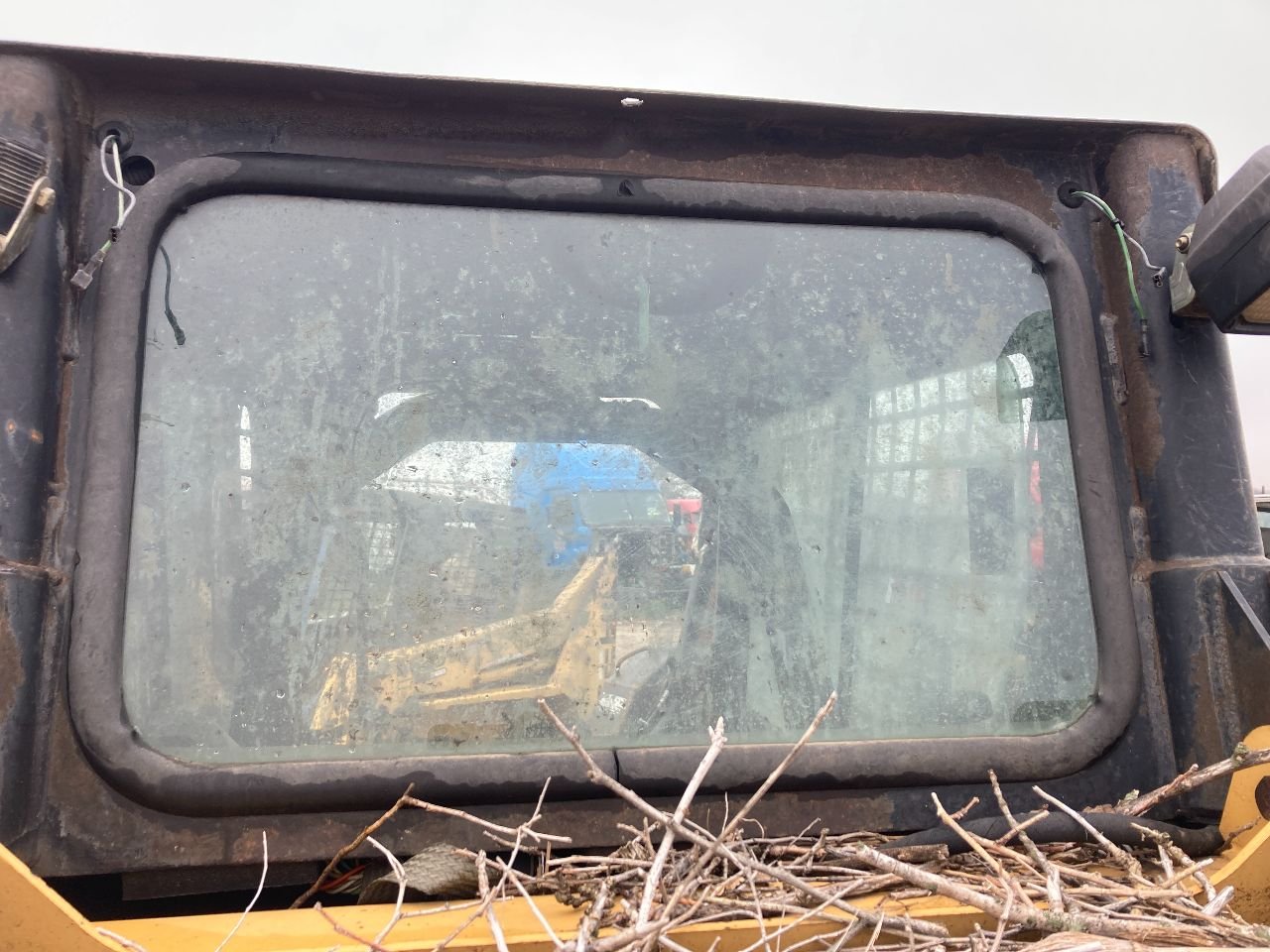 142-9319 | CAT 277 Back Glass for Sale