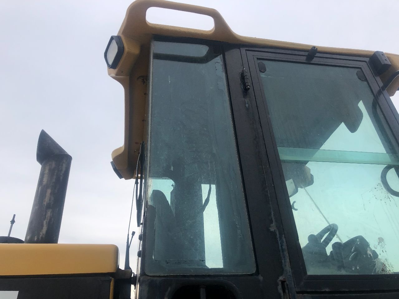 111-0178 | CAT 938G Equip Side Glass for Sale
