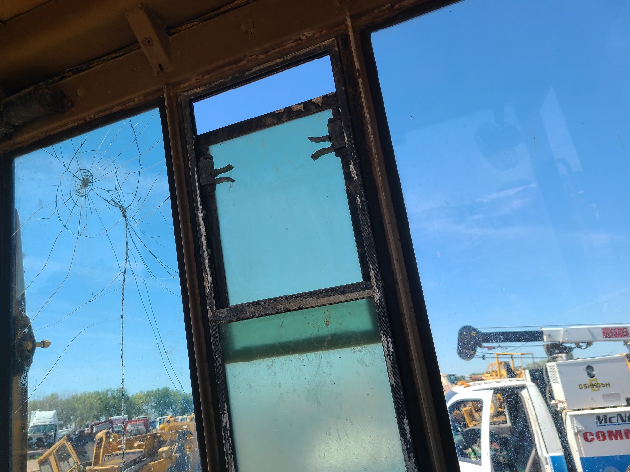 8G-0481 | CAT 953 Back Glass for Sale