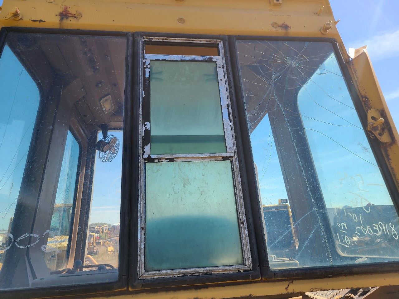 8G-0481 | CAT 953 Back Glass for Sale