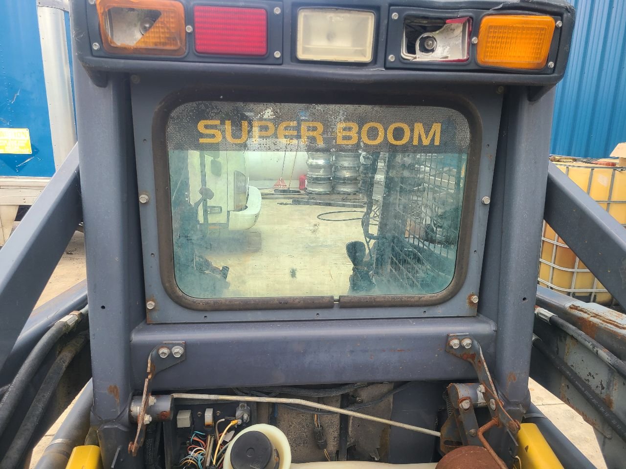 86506354 | New Holland LS160 Back Glass for Sale