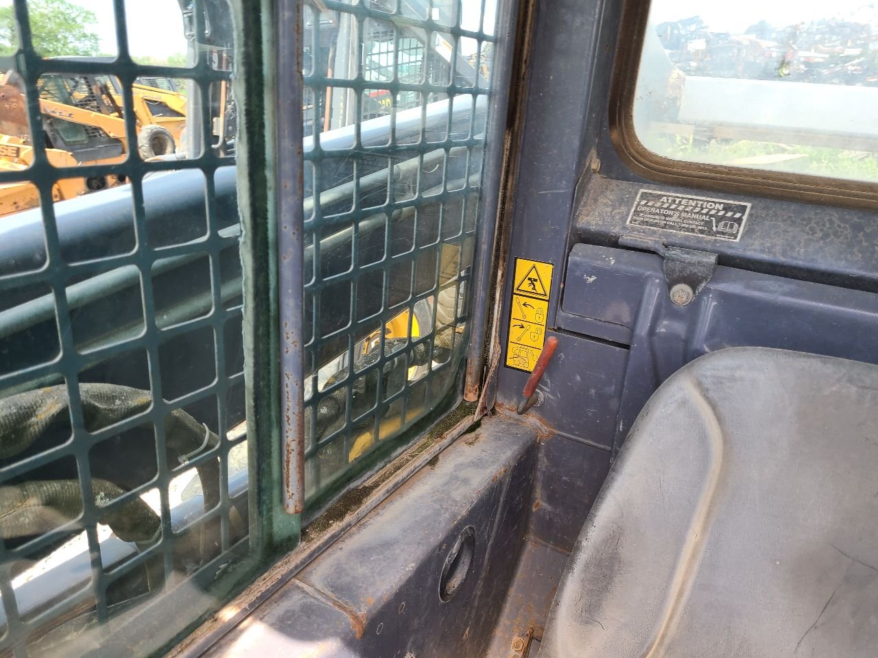 86562513 | New Holland LS190 Equip Side Glass for Sale