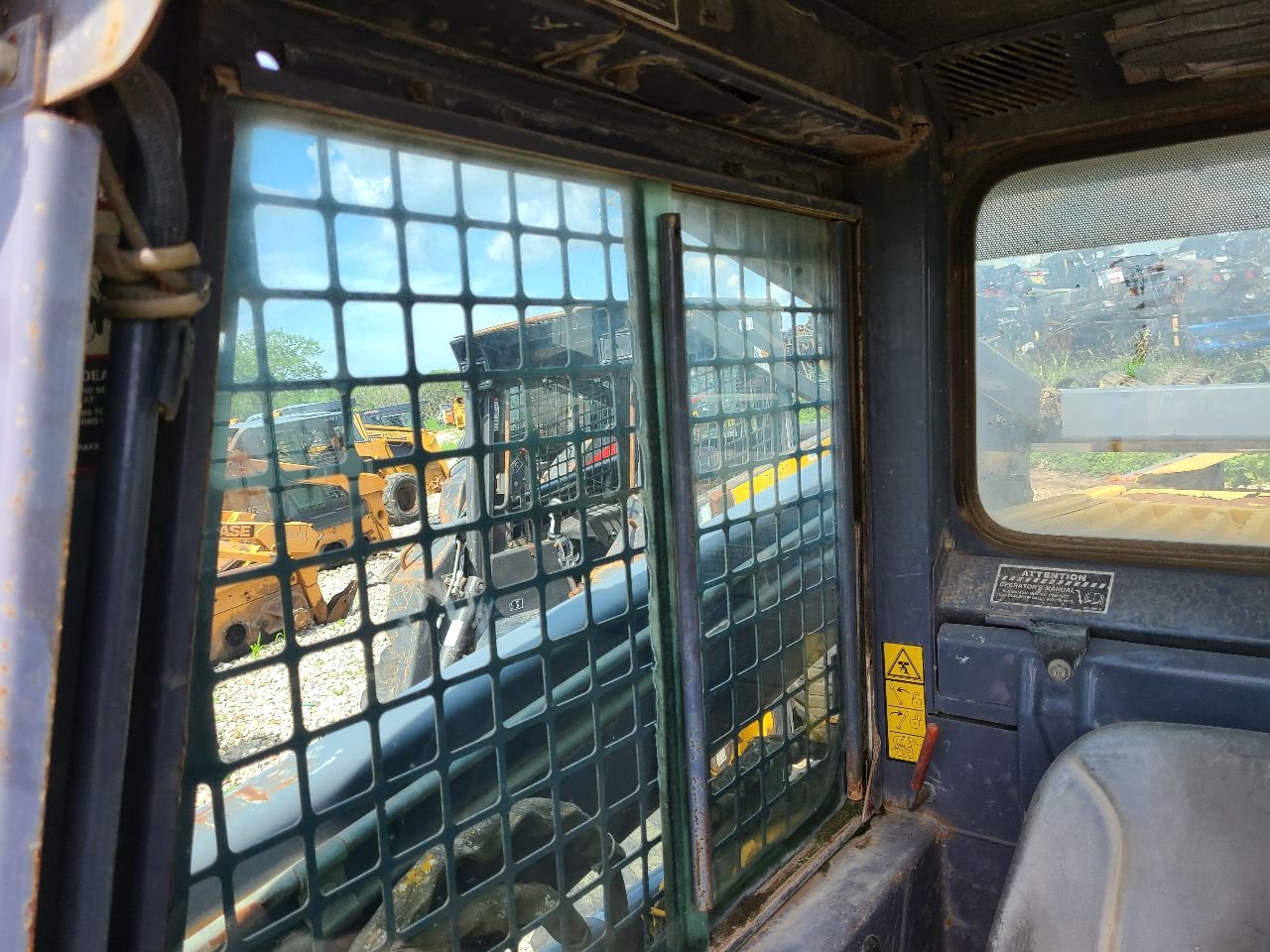 86562513 | New Holland LS190 Equip Side Glass for Sale