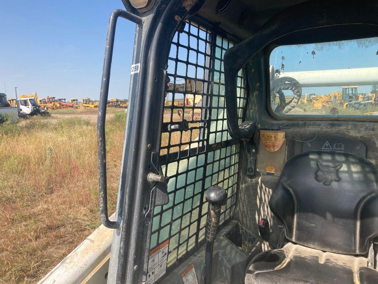 7148068 | Bobcat S650 Equip Side Glass for Sale