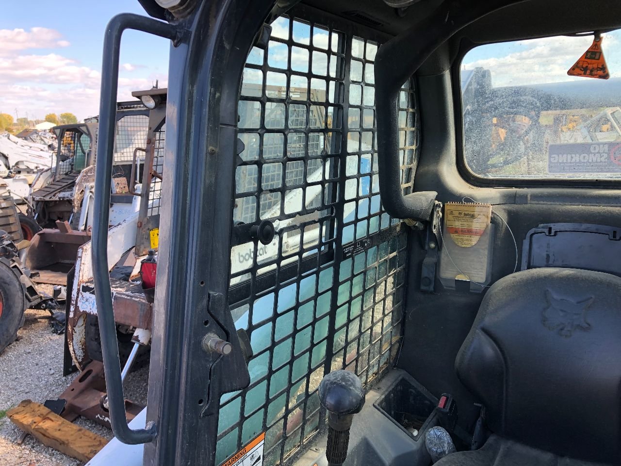 7148068 | Bobcat T770 Equip Side Glass for Sale