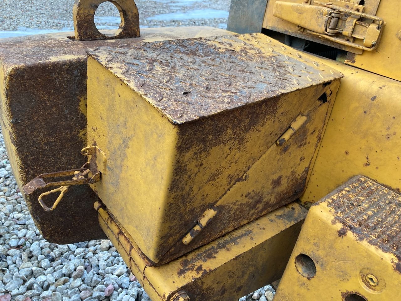 VOE11014037 | Volvo L90B Body, Misc. Parts for Sale