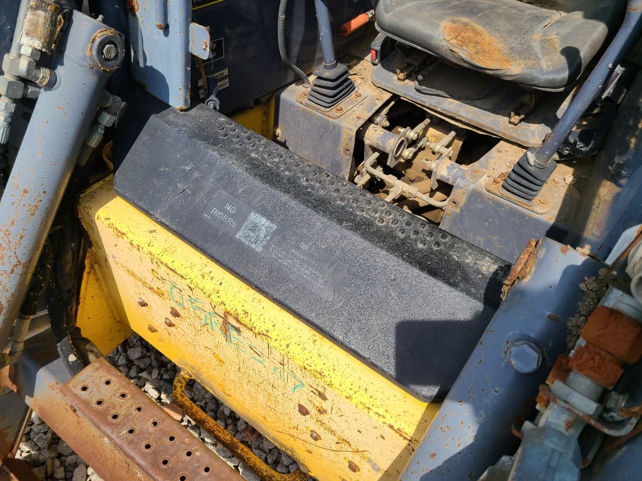 86530077 | New Holland LS190 Body, Misc. Parts for Sale