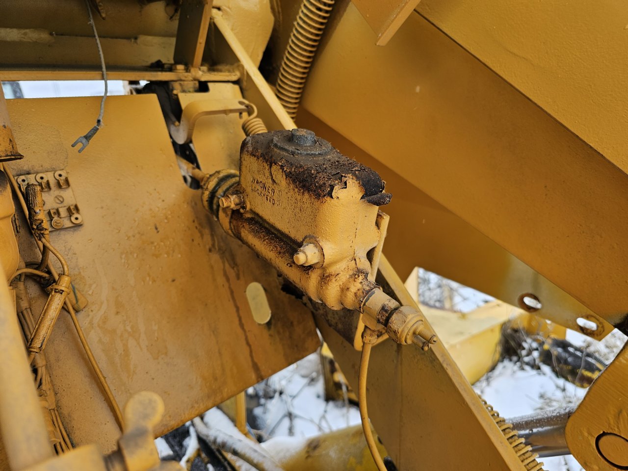 550302 | Michigan 75-AG Brake Master Cylinder for Sale