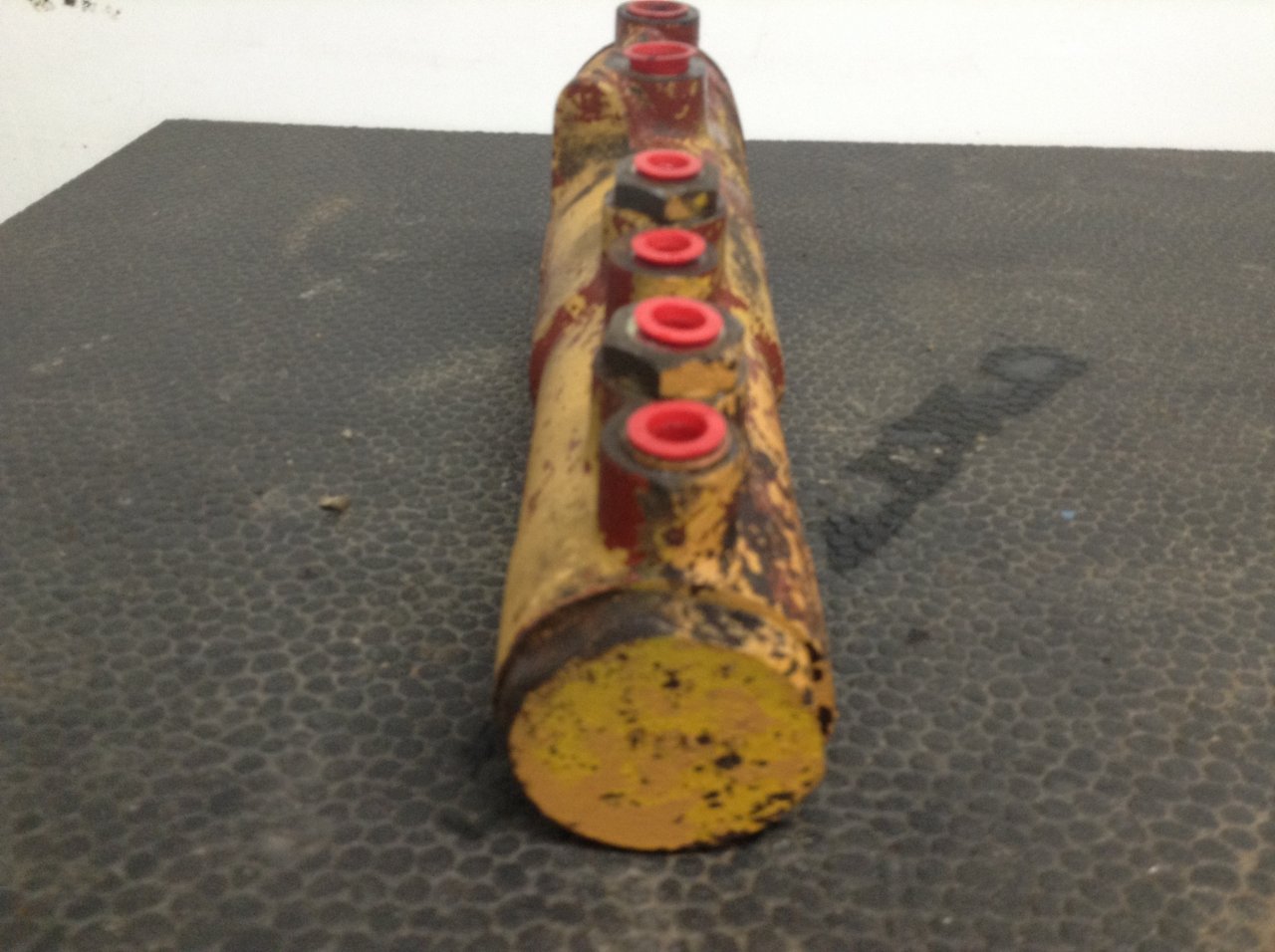 79065031 | Fiat-Allis FR10B Brake Master Cylinder for Sale