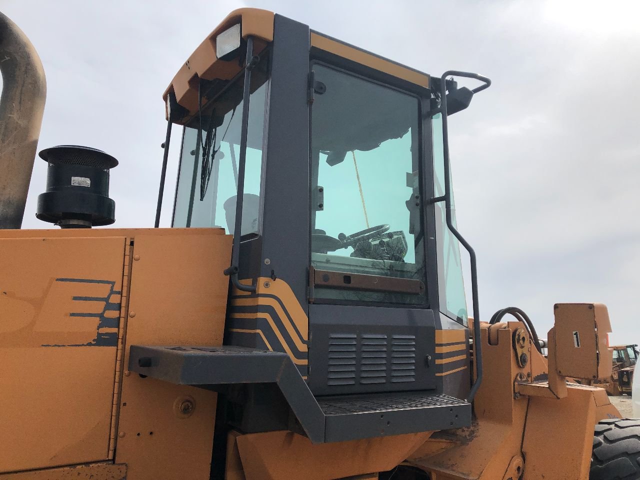 336958A1 | Case 621C Cab Assembly for Sale