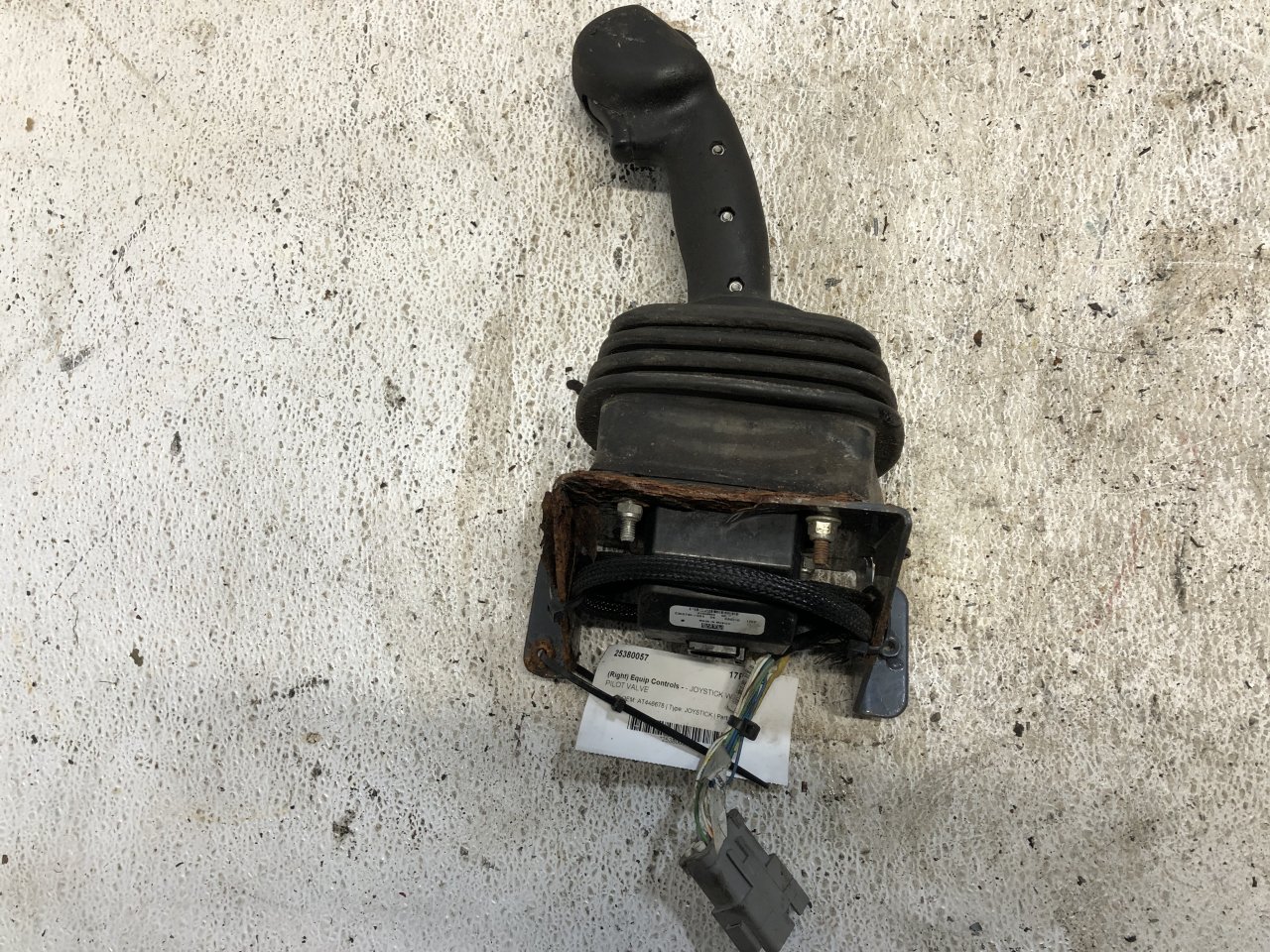 AT446678 | John Deere 318G Controls for Sale