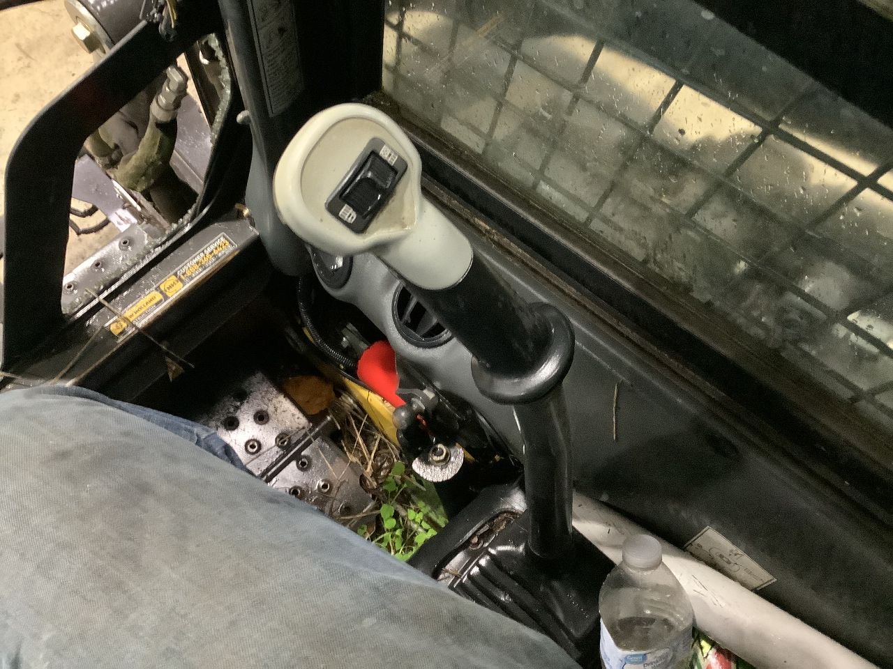 84201282 | New Holland L220 Controls for Sale