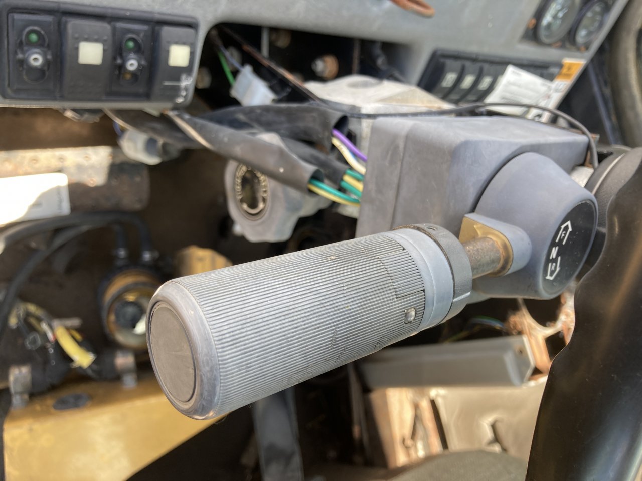 145-1019 | CAT TH62 Equip Transmission Shifter, Electronic for Sale