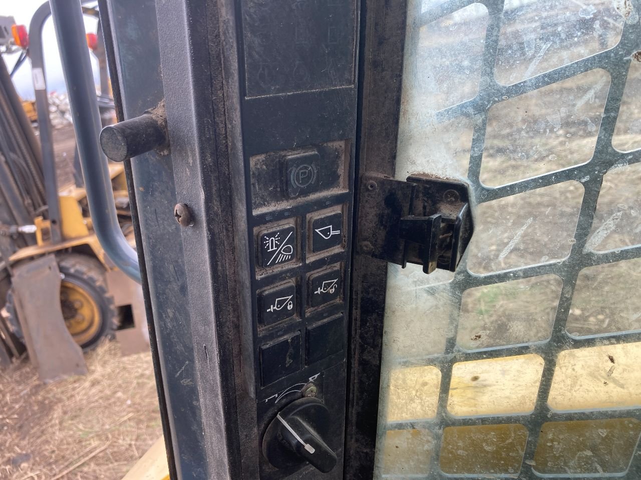 50302936 | Gehl R165 Dash Panel for Sale