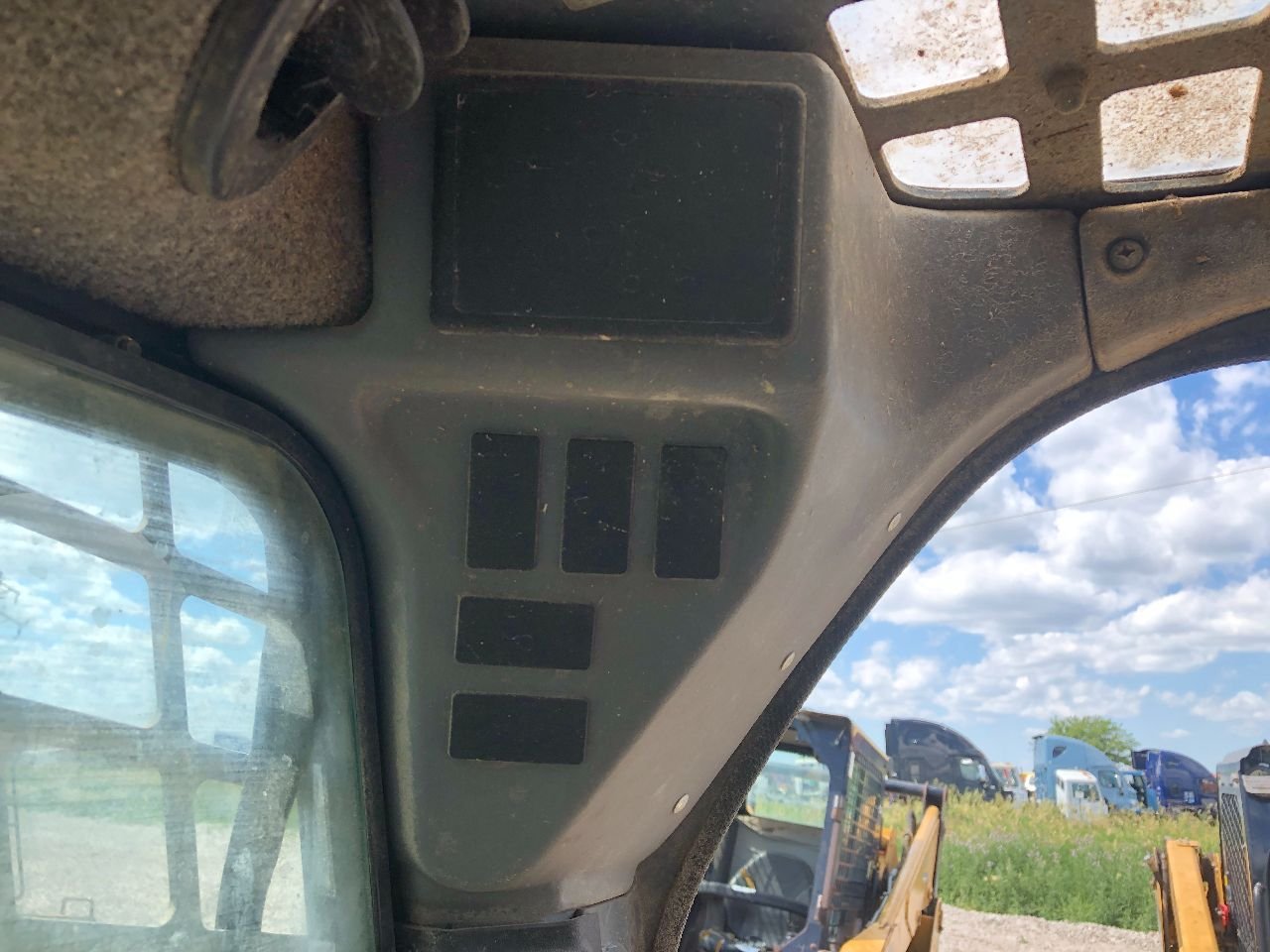 242608 | Gehl R220 Dash Panel for Sale