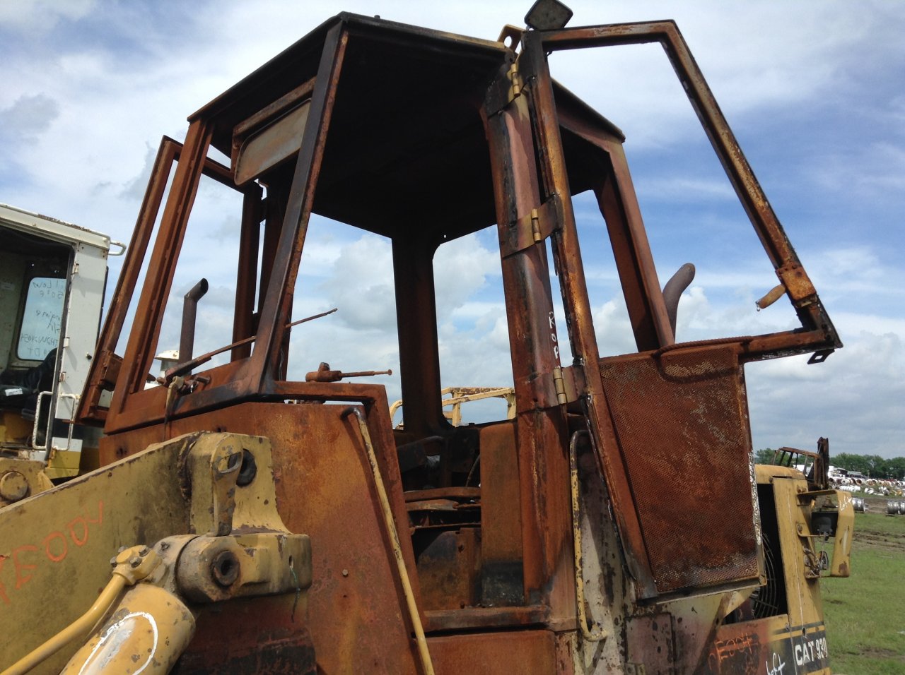 1V-1099 | CAT 930 Door Assembly for Sale