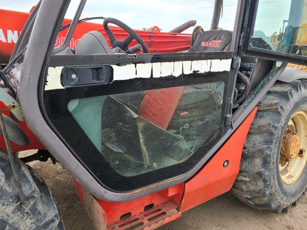 794724 | Manitou MLT 633TLS Door Assembly for Sale