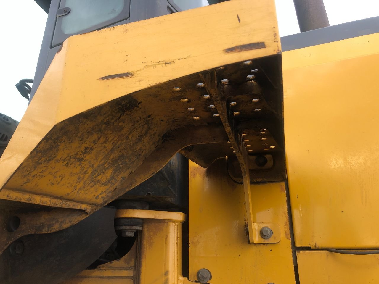 AT369808 | John Deere 544K Fender for Sale