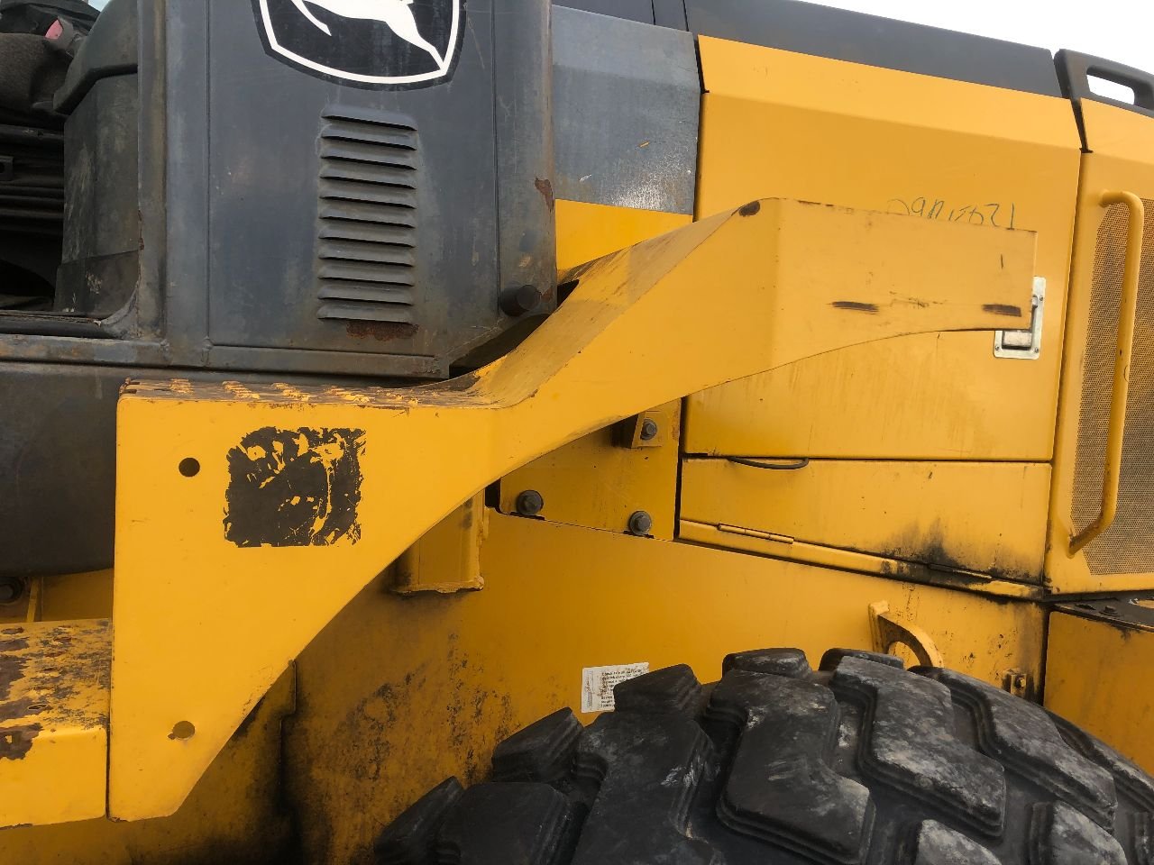 AT369808 | John Deere 544K Fender for Sale