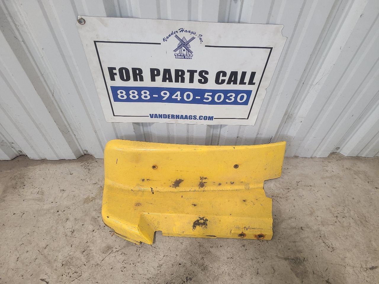 84297657 | New Holland L225 Fender for Sale