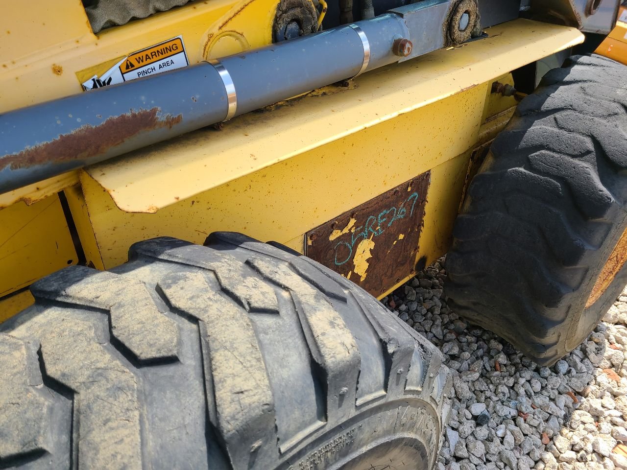 86591222 | New Holland LS190 Fender for Sale