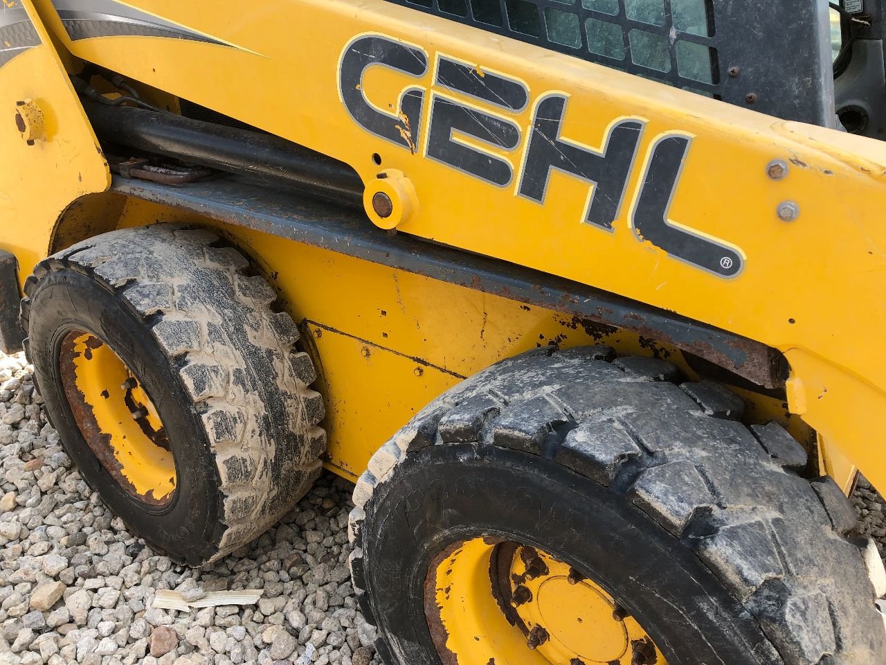 50350572 | Gehl R220 Fender for Sale