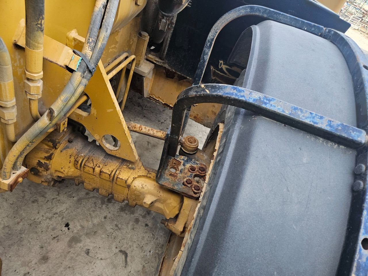 165-2018 | CAT TH62 Fender for Sale