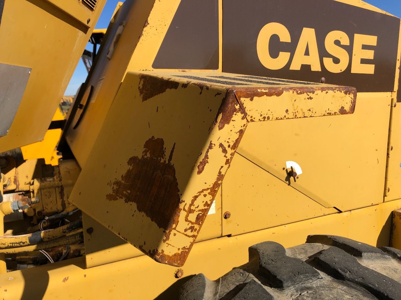 L115244 | Case W14B Fender for Sale