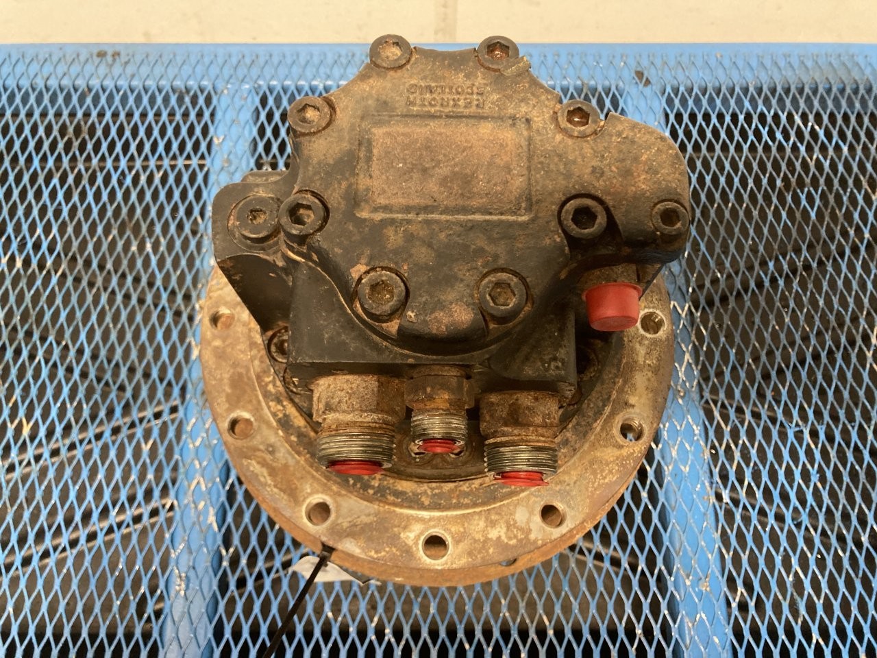 AT339868 | John Deere CT332 Hydraulic Motor for Sale