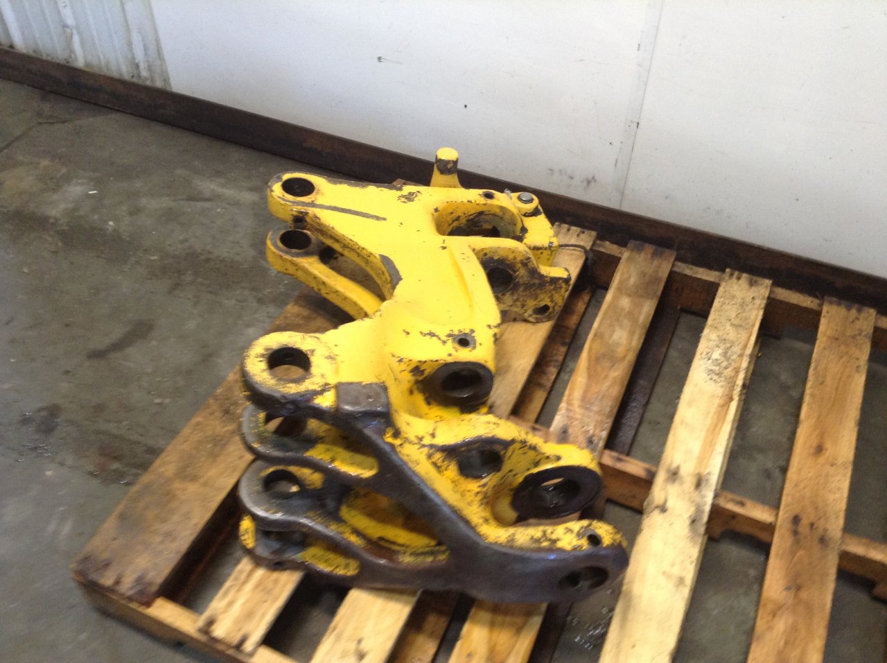 AT145814 | John Deere 310D Frame for Sale