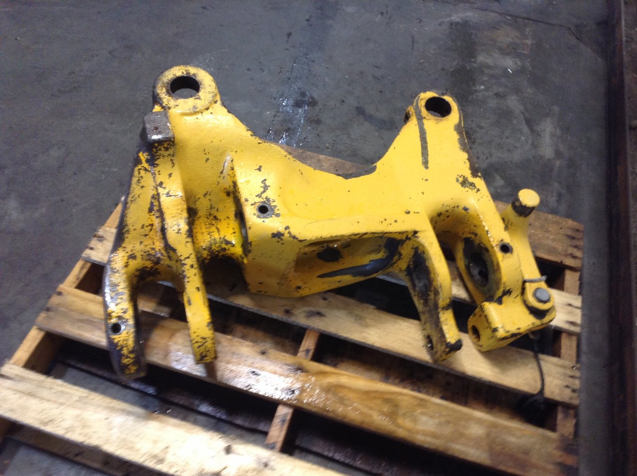 AT145814 | John Deere 310D Frame for Sale