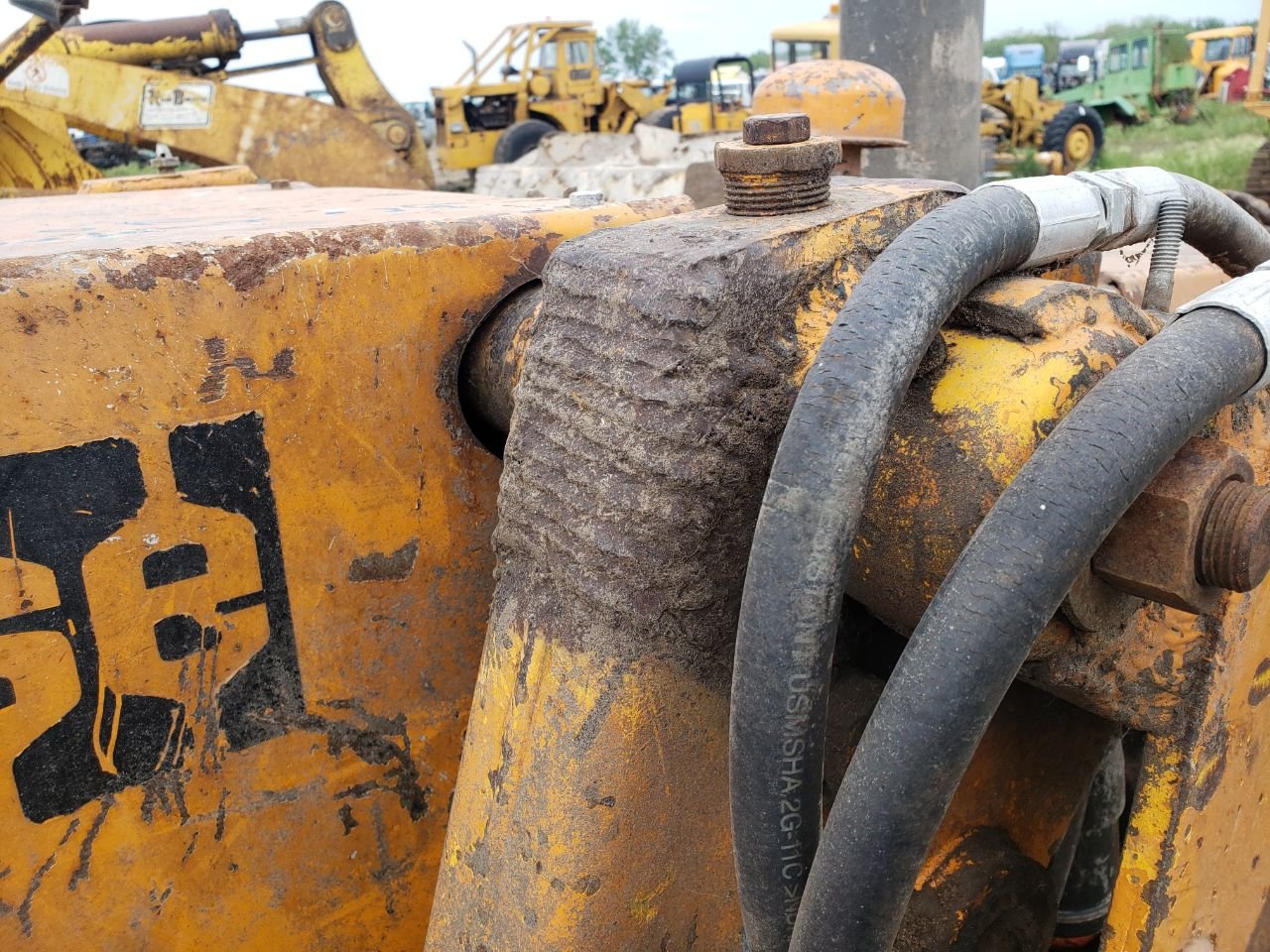 D49905 | Case 580B Frame for Sale